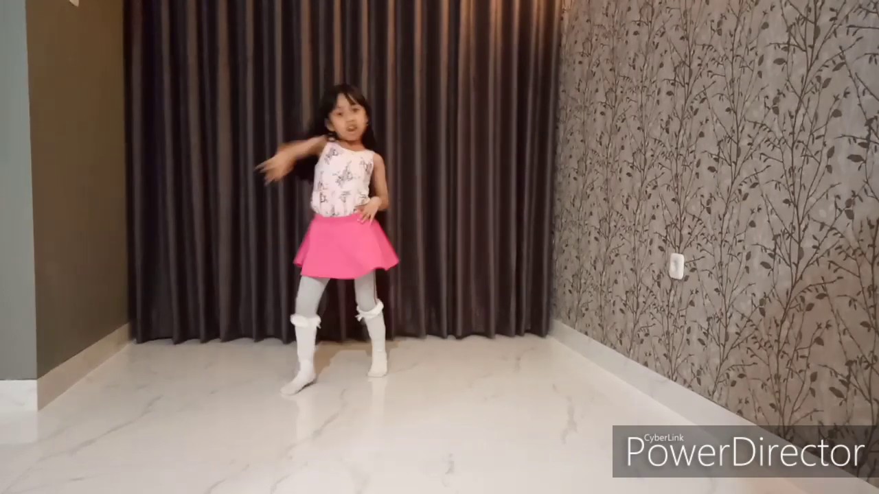 Descendants 2 Ways To Be Wicked (Maira Dance Kidz) - YouTube
