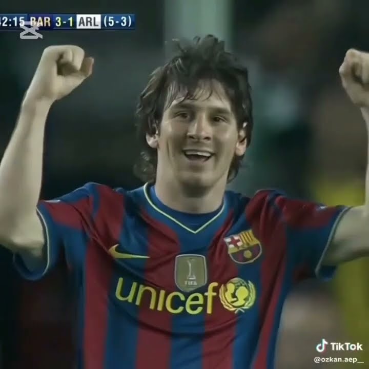 Lionel Messi (m10) - YouTube