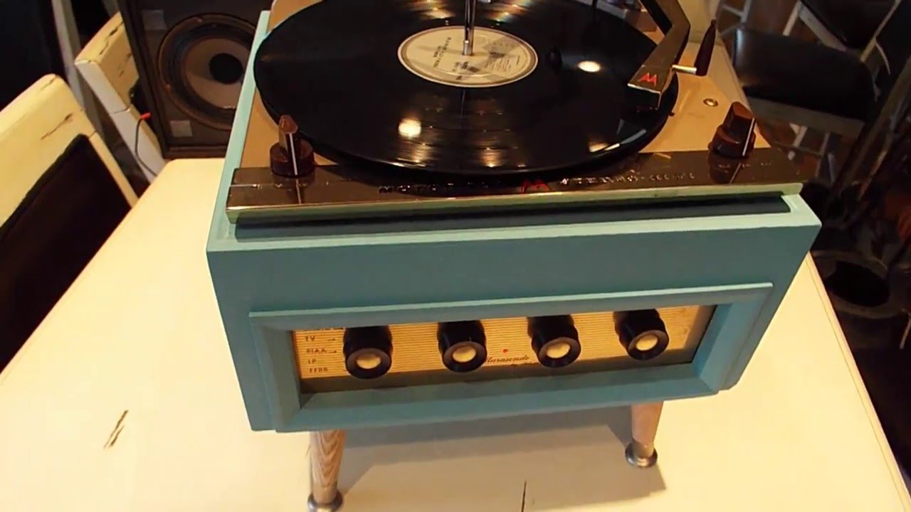MOTOROLA 4 SPEED RECORD PLAYER 6V6 Push Pull AMP - YouTube