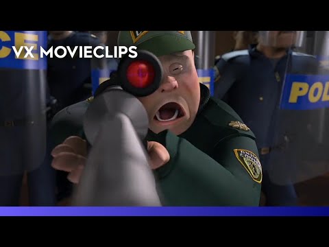 Madagascar (2005) - Alex Gets Tranquilized | VX Movieclips