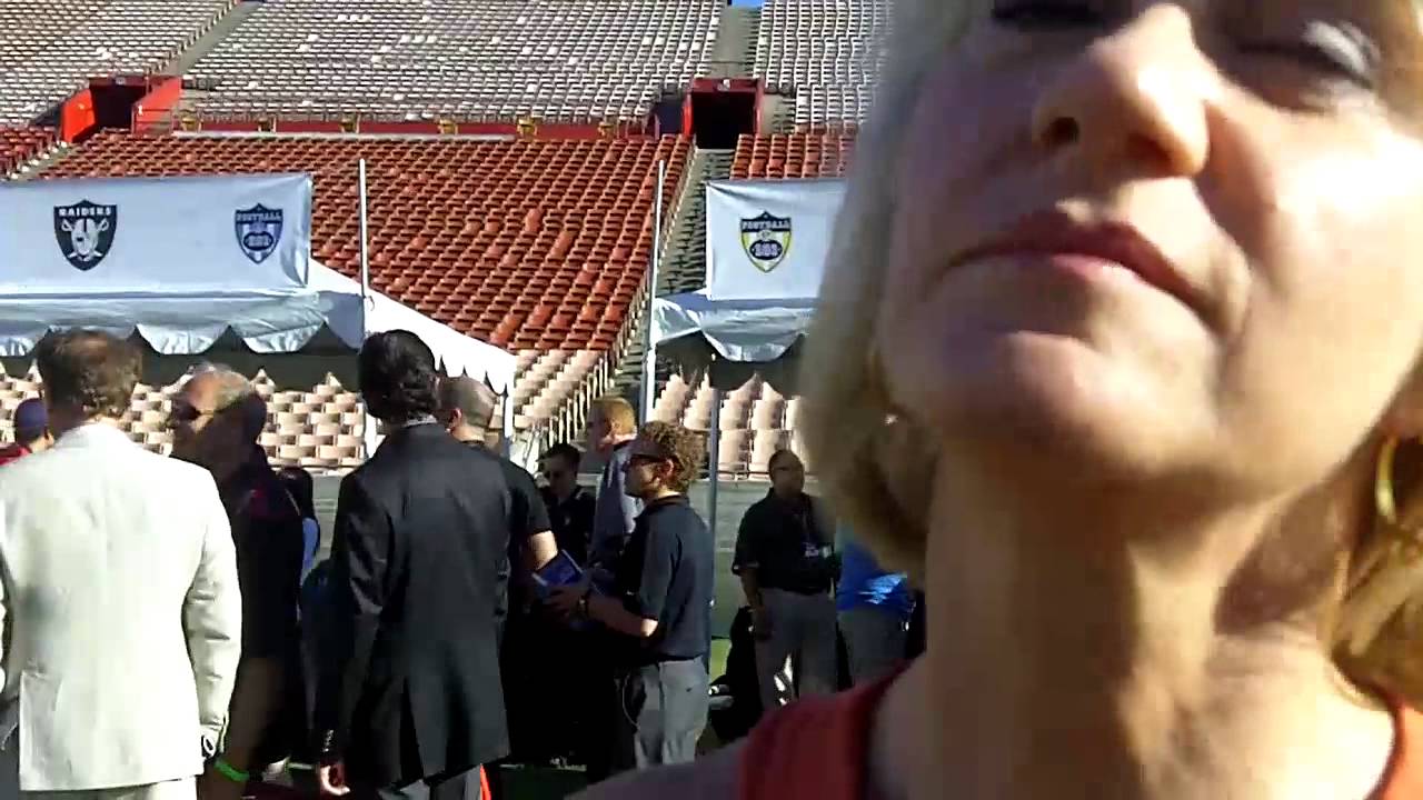 Andrea Kremer on NFL in Los Angeles - YouTube