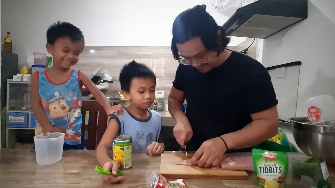 Home Made Pizza ni Ninong Rio - YouTube