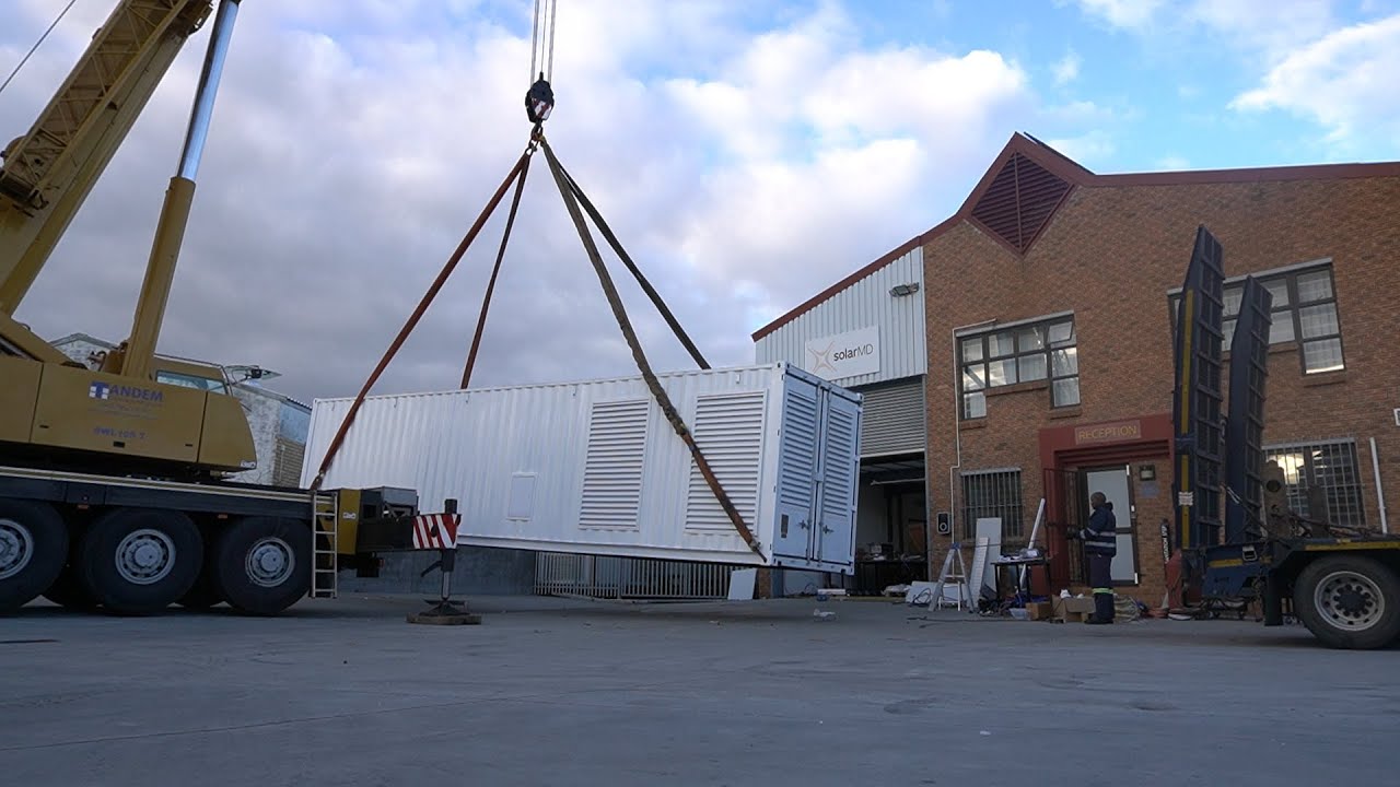 2.4MW SolarMD/Sungrow ESS Container - YouTube