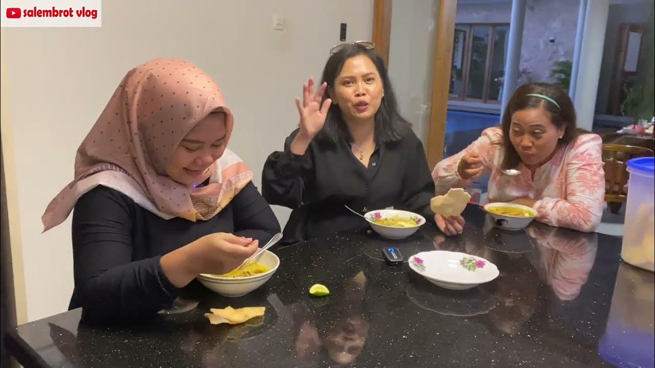 DUEL ‼️DIAN BARA, RENNY WONG NDESO, SALEMBROT‼️makan soto andalan mbak renny - YouTube