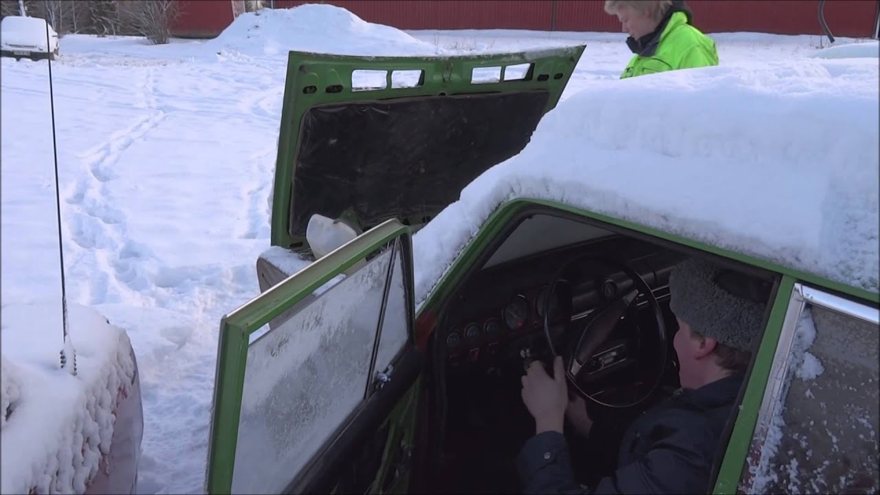 Lada 2103 1975 cold start - YouTube