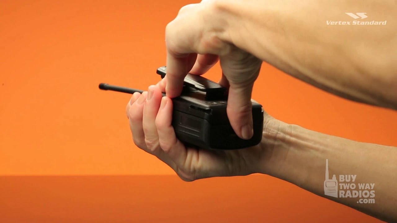 How to Install and Remove the Vertex Standard eVerge Battery - YouTube