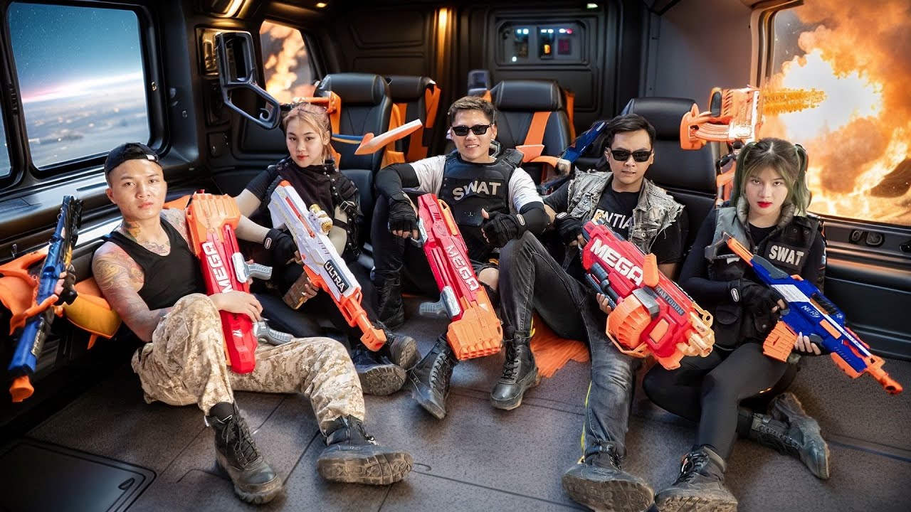 LTT Films: Hero Silver Flash Uses Nerf Guns Epic Action Showdown! Who ...
