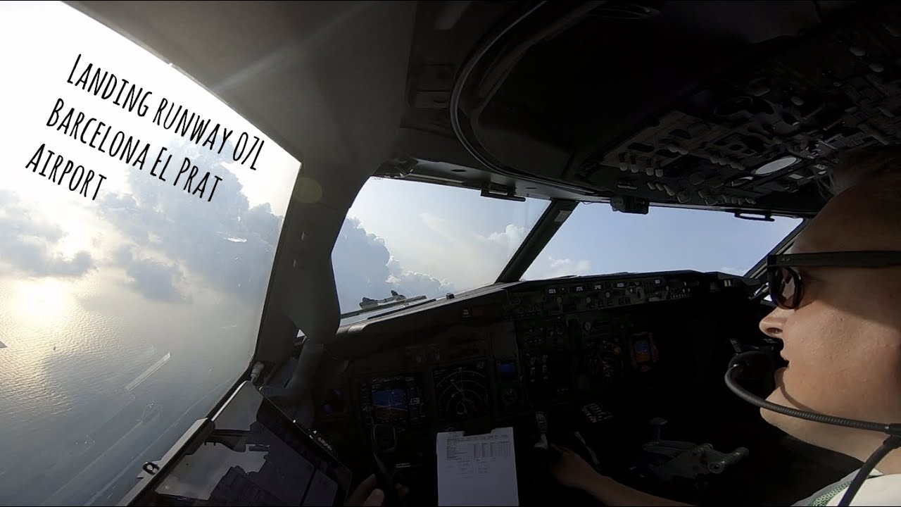 Approach and landing runway 07L Barcelona El Prat Airport (BCN LEBL ...