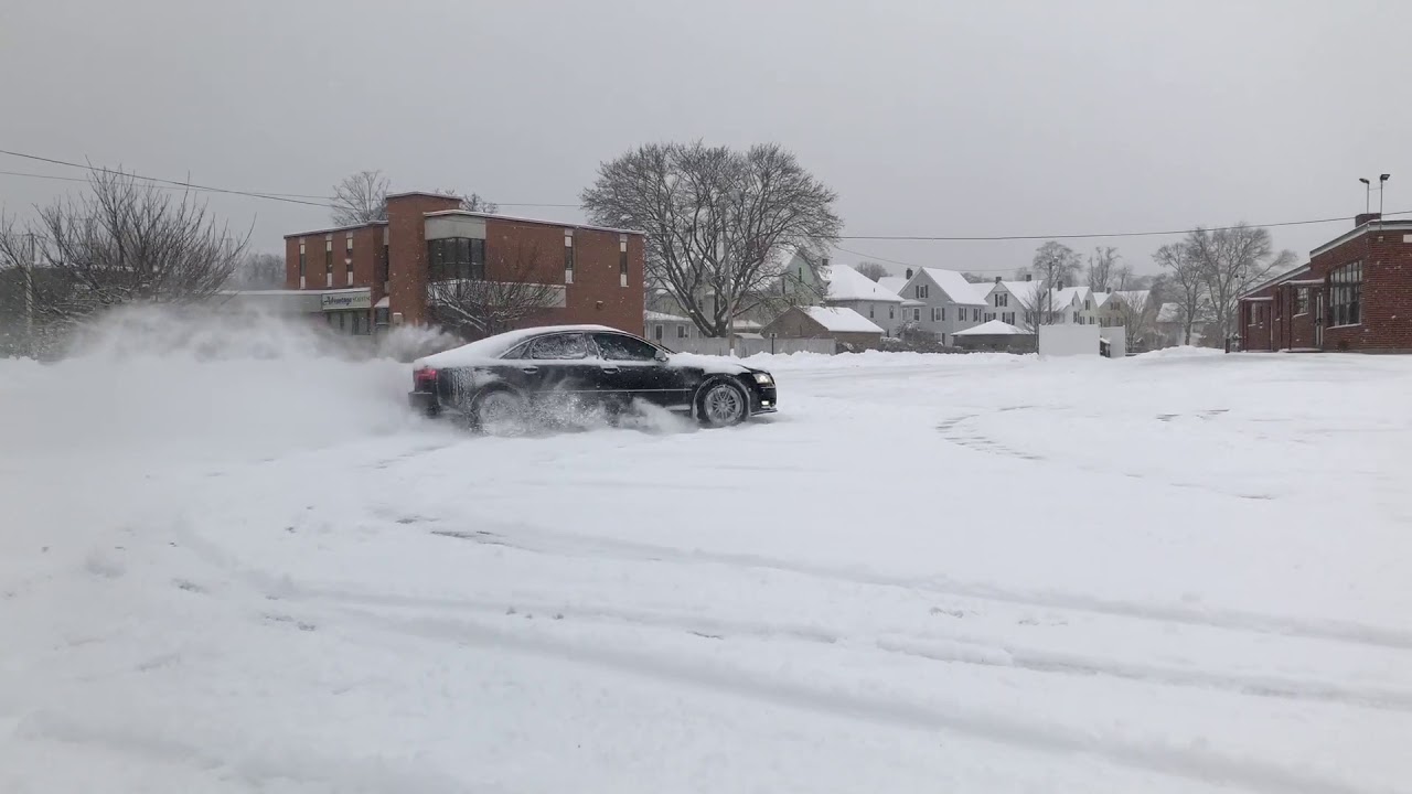 Audi A8 snow drift - YouTube