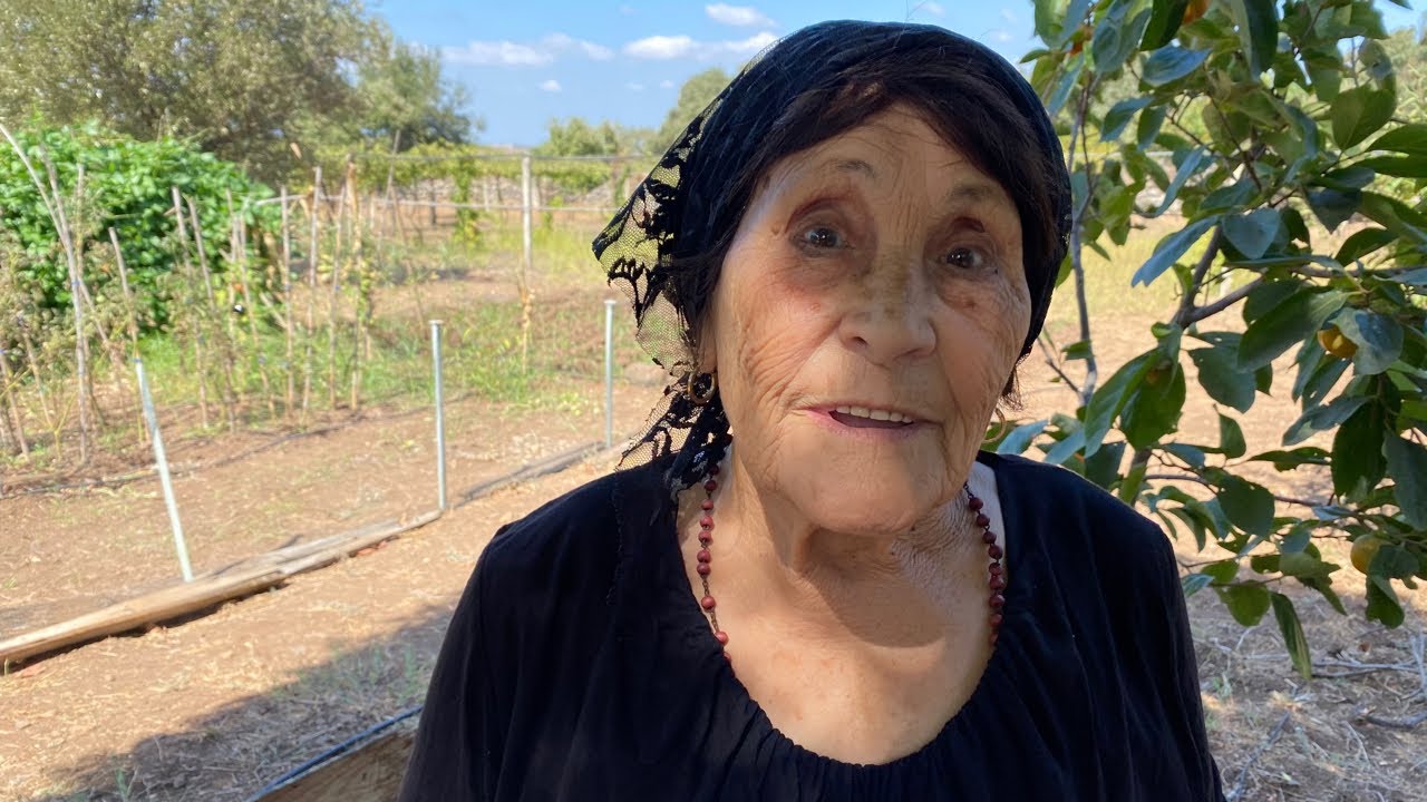LIVE: Lunch in the Garden with Teta Nazira: Wheat, Tabikh, Hrisseh. The ...