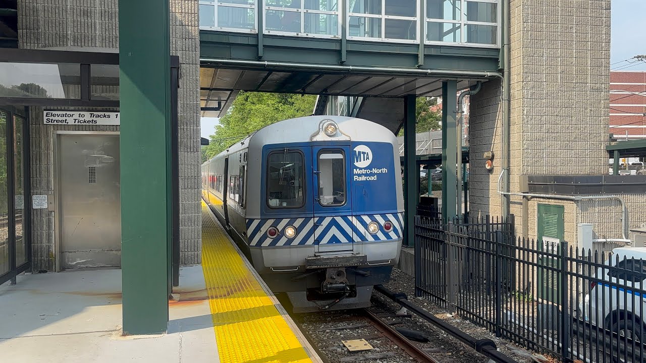 Metro North Harlem Line PM Rush at North White Plains & Scarsdale (6/13 ...