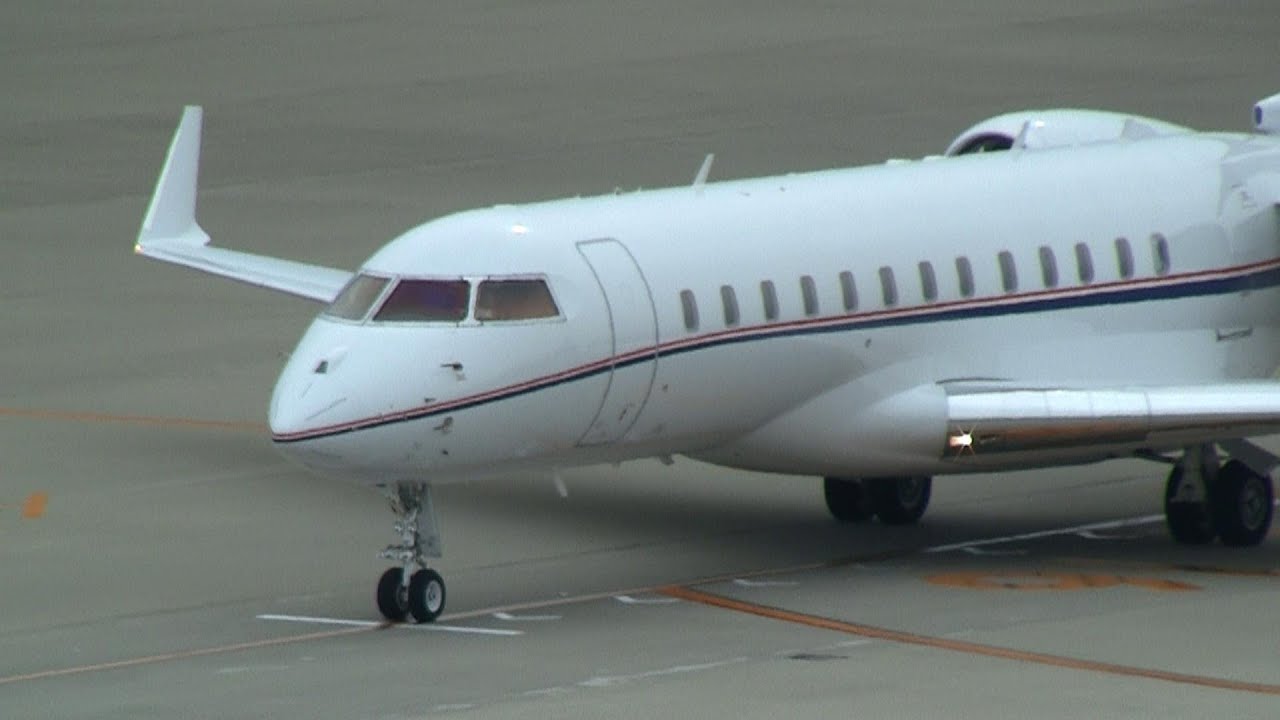 Bombardier BD-700-1A10 Global Express VH-TGG Landing at Nagoya - YouTube