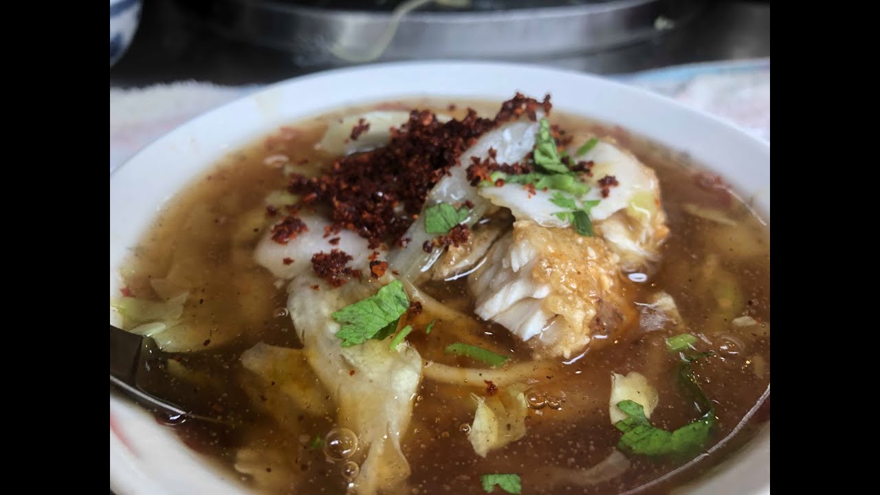 MUST TRY TAIWANESE FOOD IN TAINAN - YouTube