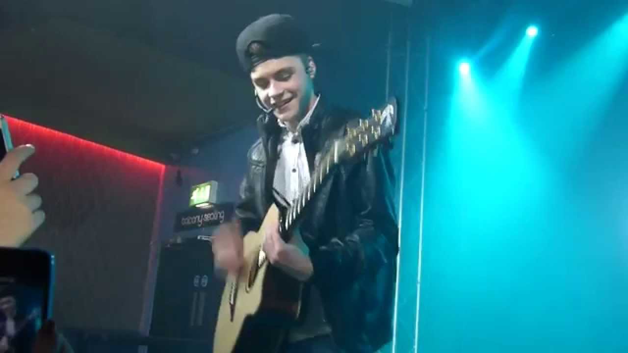Ben Pryer - Pompeii (Cover) (Live in Newcastle) - YouTube