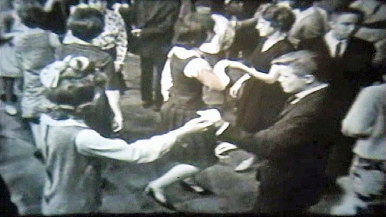 American Bandstand 1963 – She’s A Fool, Lesley Gore - YouTube
