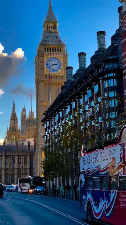 🎄 ️ One of the best ways of getting around London at Christmas is Bus ️ ... 🎄 ️ One of the best ways of getting around London at Christmas is Bus ️ ...