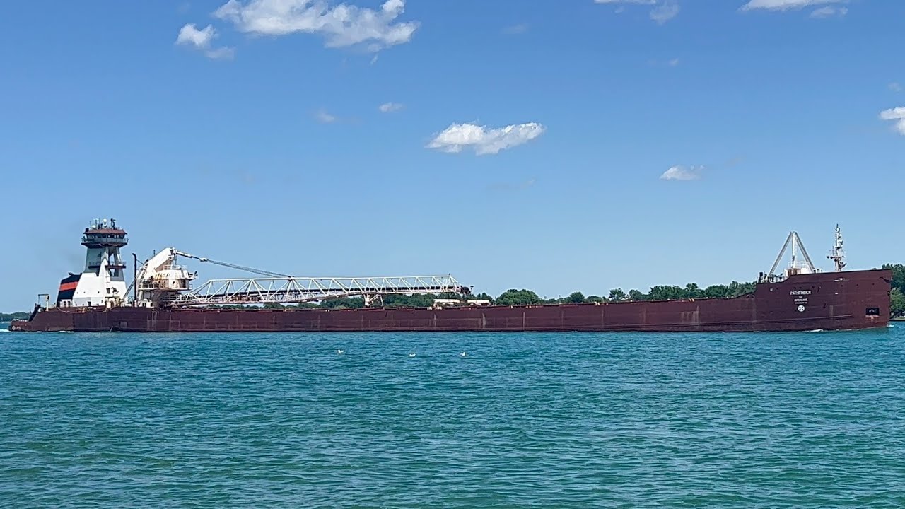 Tug/Barge Dorothy Ann And Pathfinder Salute - YouTube