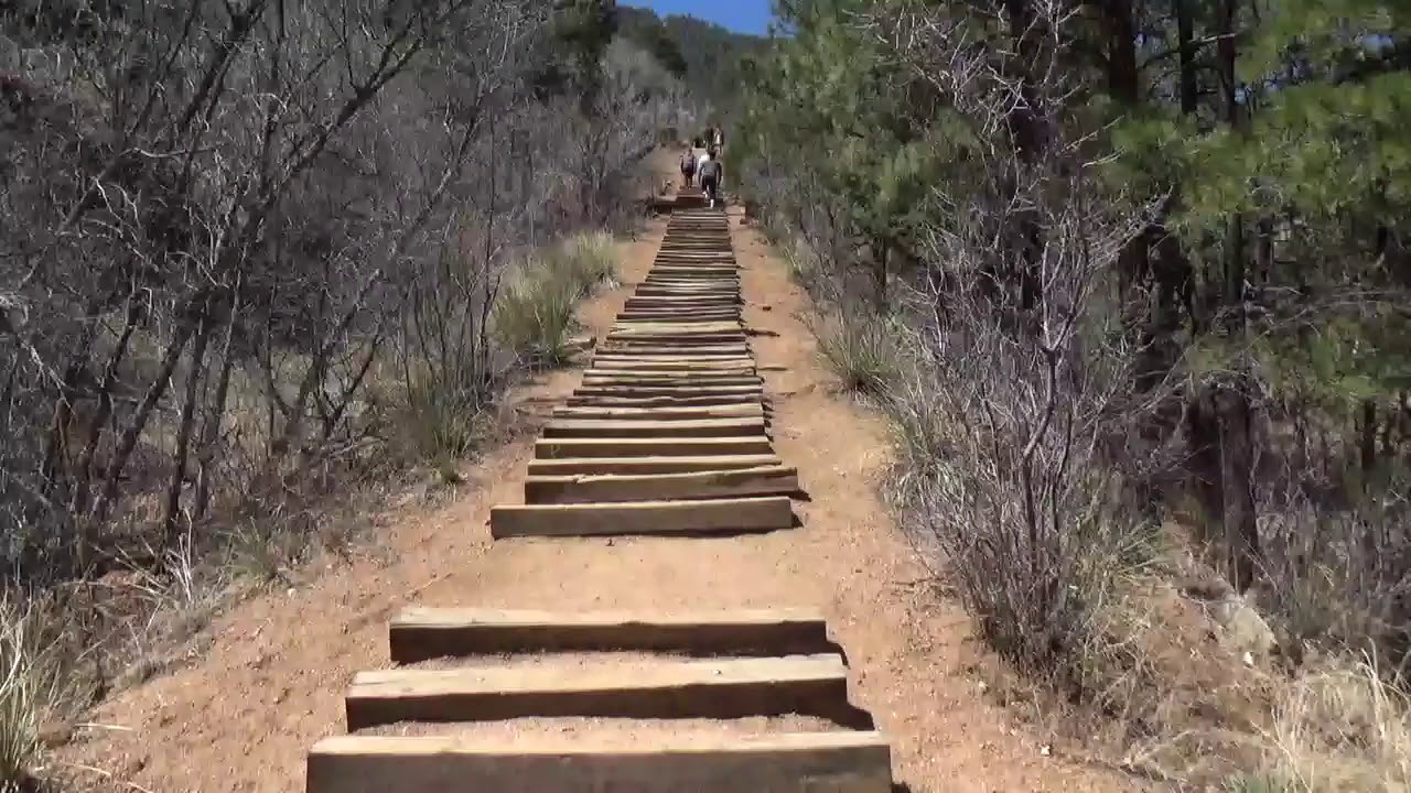 Manitou Incline Hiking Trail - Colorado Springs - YouTube