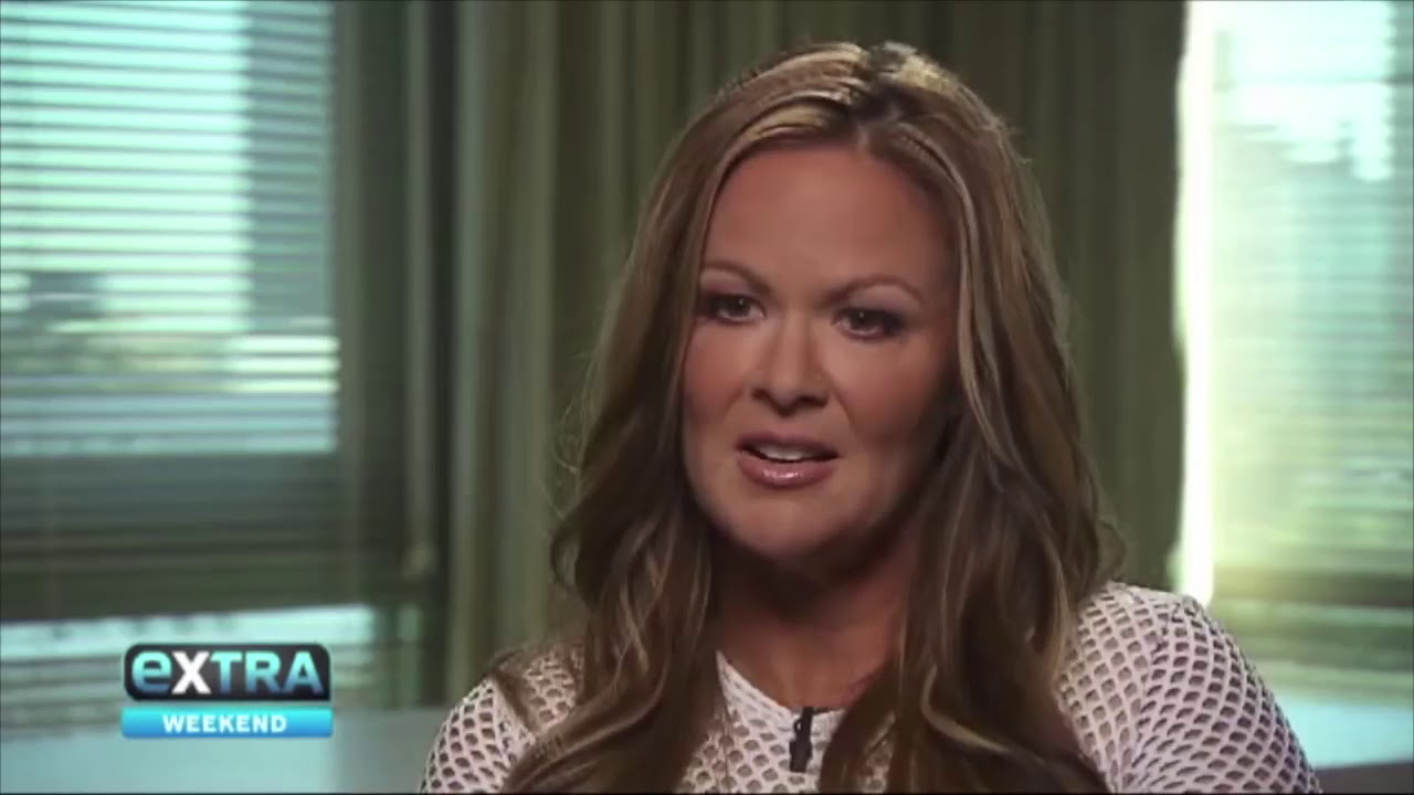 EXTRA TV | A Segment with Ashley Black Guru! - YouTube