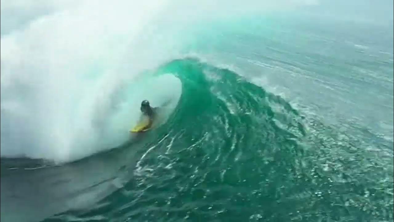 15 Minutes of Surfing the Big Waves - ASMR Vibrations - YouTube