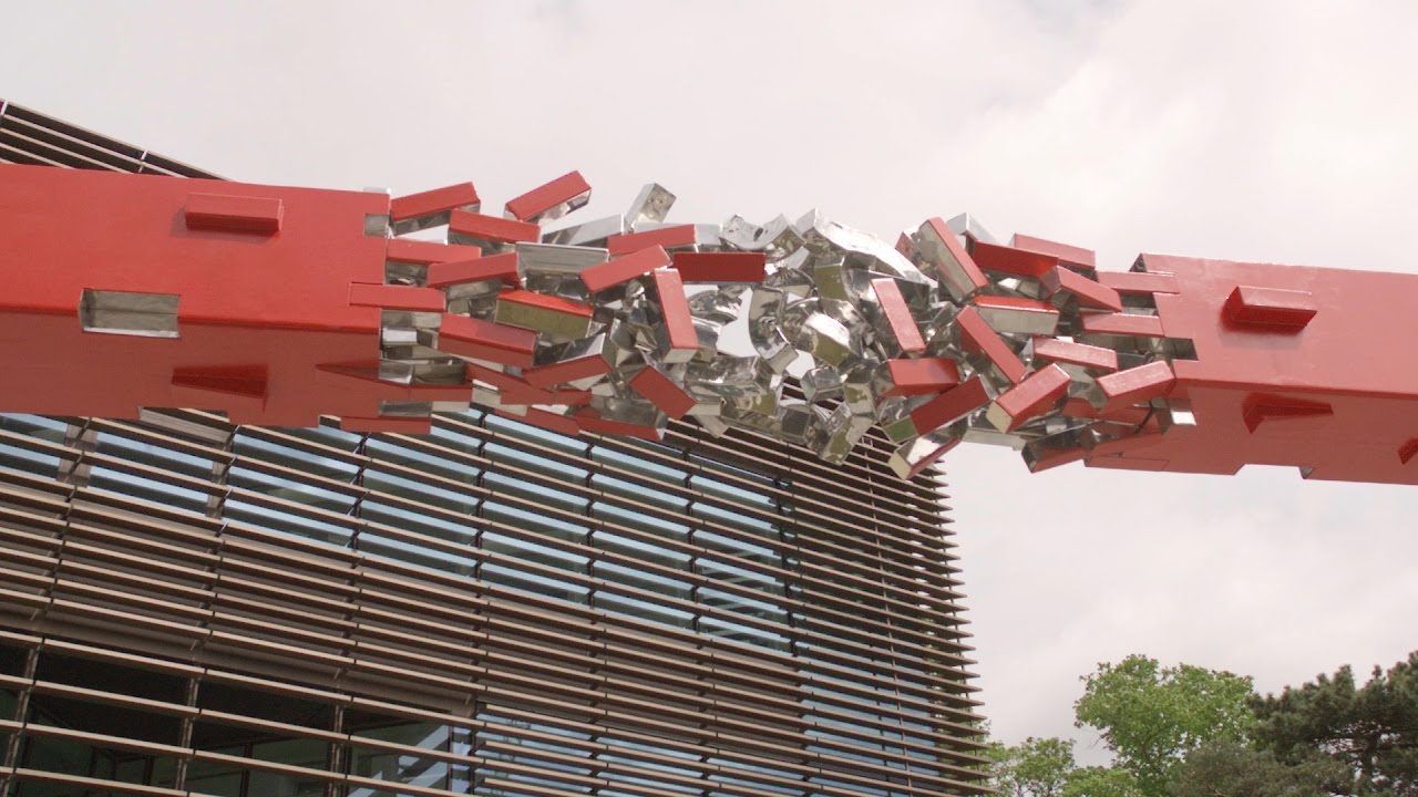 World’s largest health big data institute opens in Oxford - YouTube