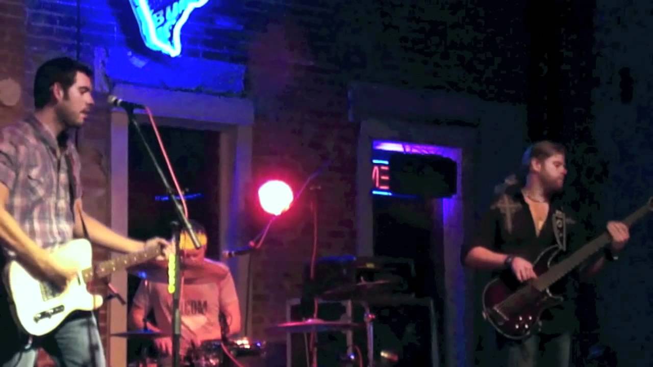 Brian Burke Band singing Dancin' Tune - YouTube