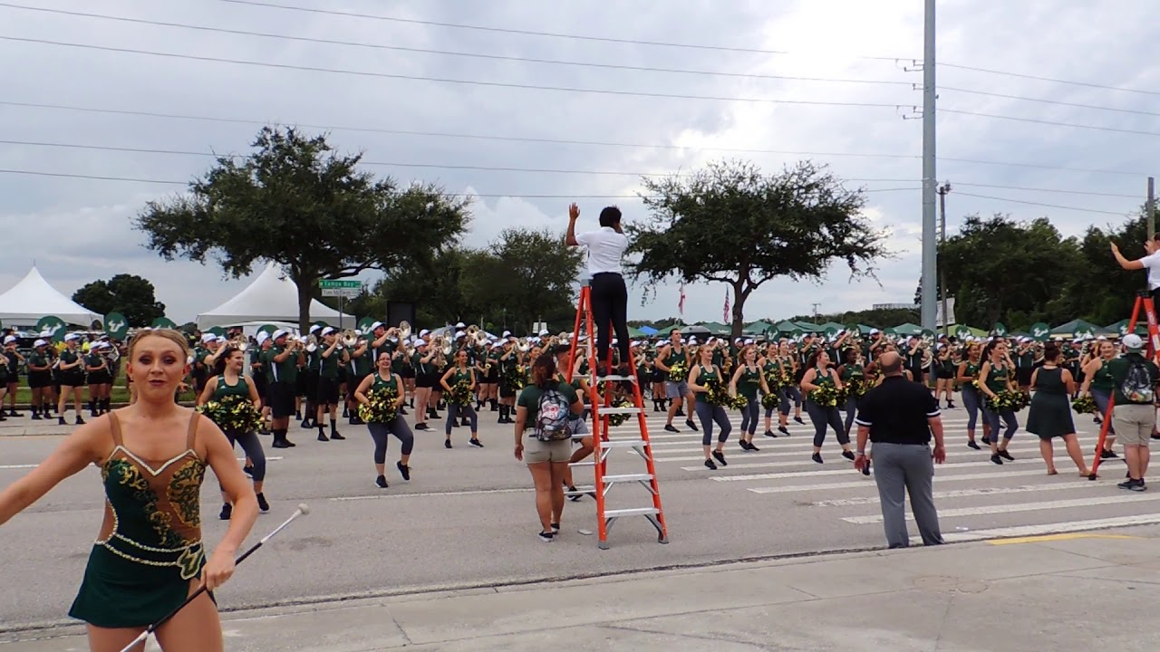 USF Hot Band Roadshow Performance 09/14/19 - YouTube