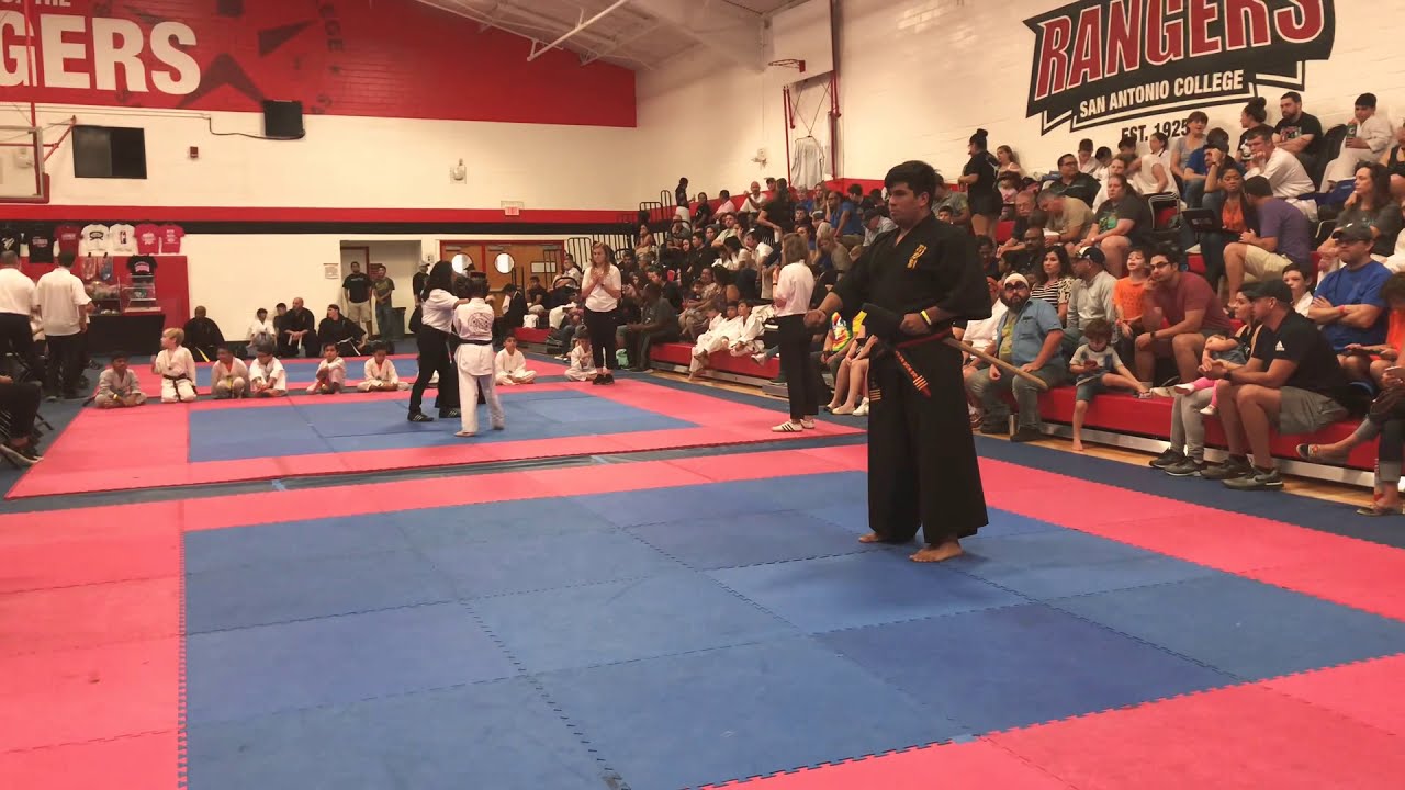 Master Oscar Mora - Kumdo Competition Form - YouTube