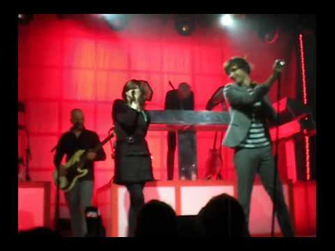 Mark Ronson & The Business INTL - You Gave Me Nothing/Stop Me (Live ...