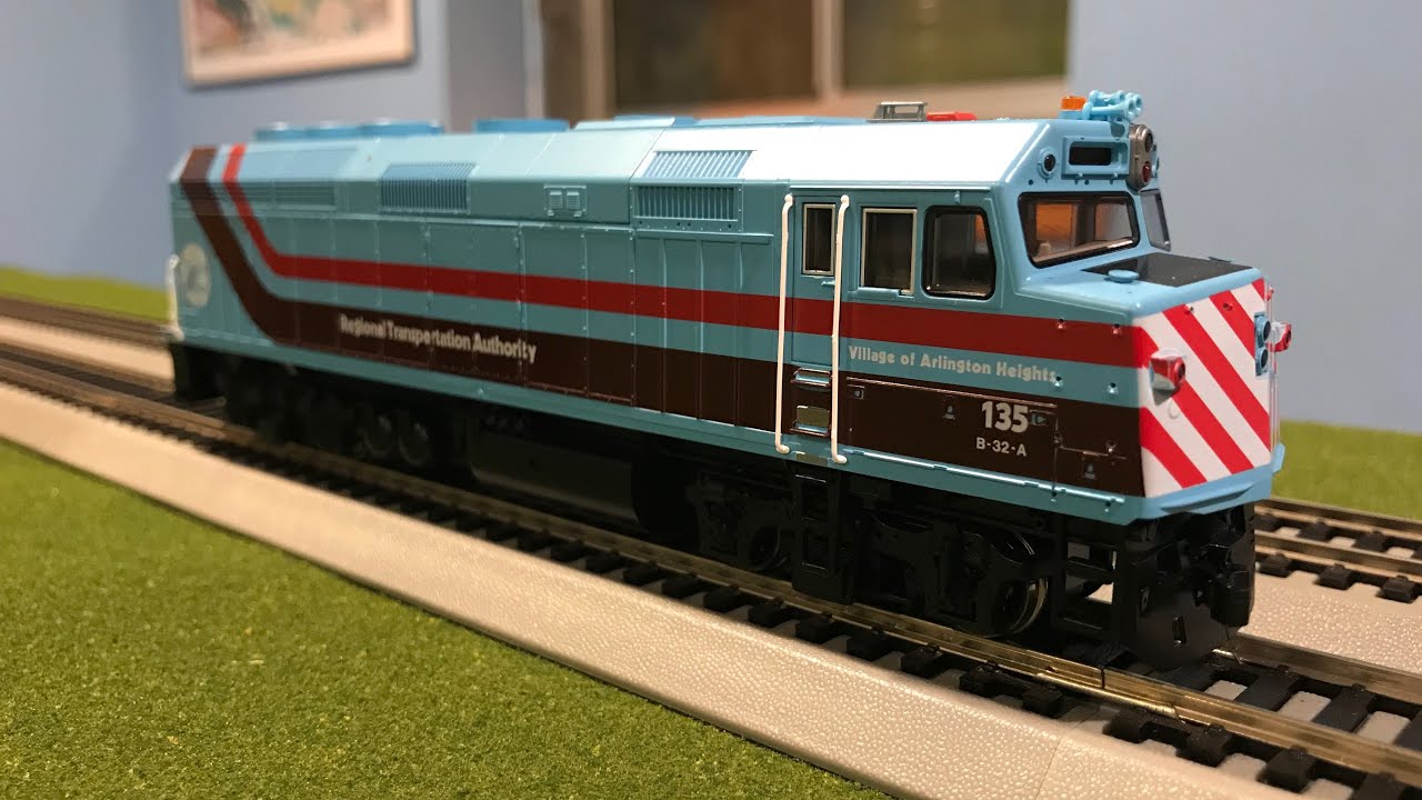 Model Train Monday: Metra 135 - YouTube
