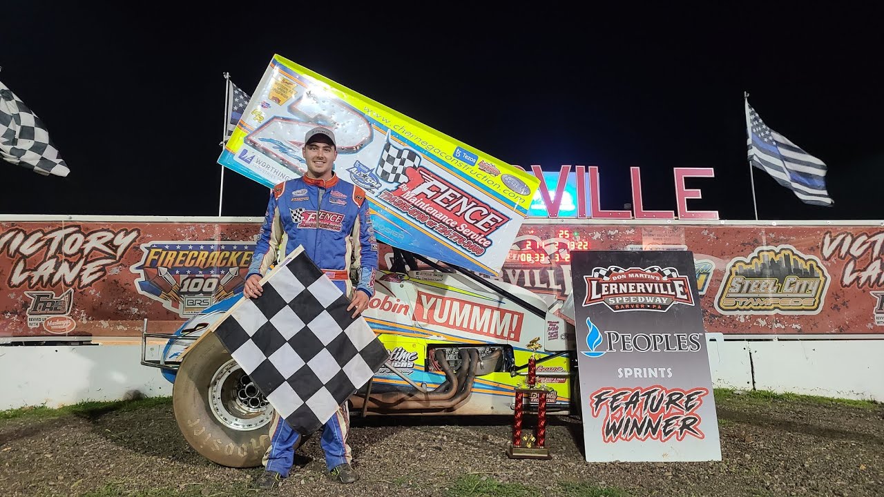 Winged Nation Live - AJ Flick and Eric Arnold - YouTube