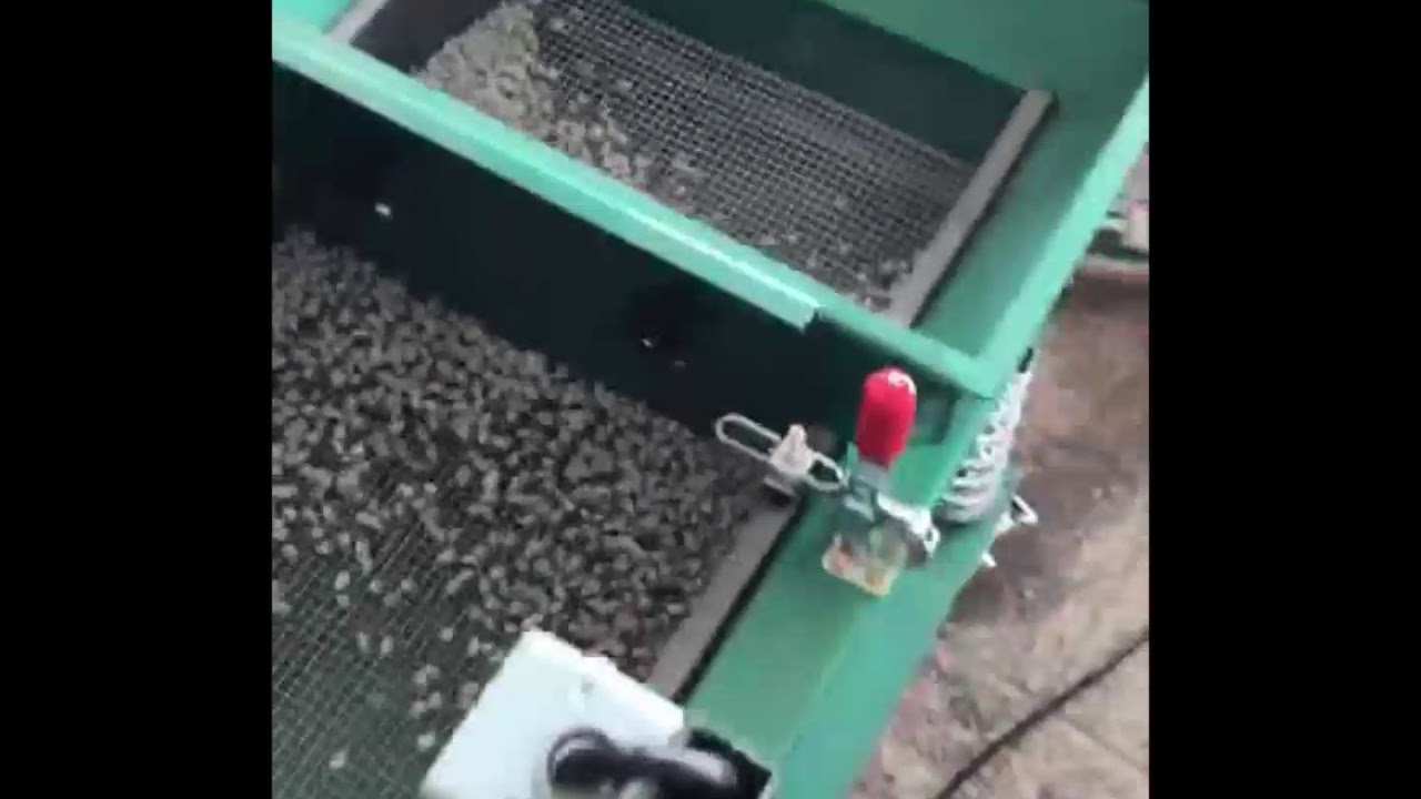 Vibrating sorting machine - YouTube