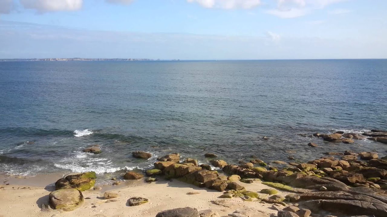Plage de Trégana, Entrée de la rade de Brest - YouTube
