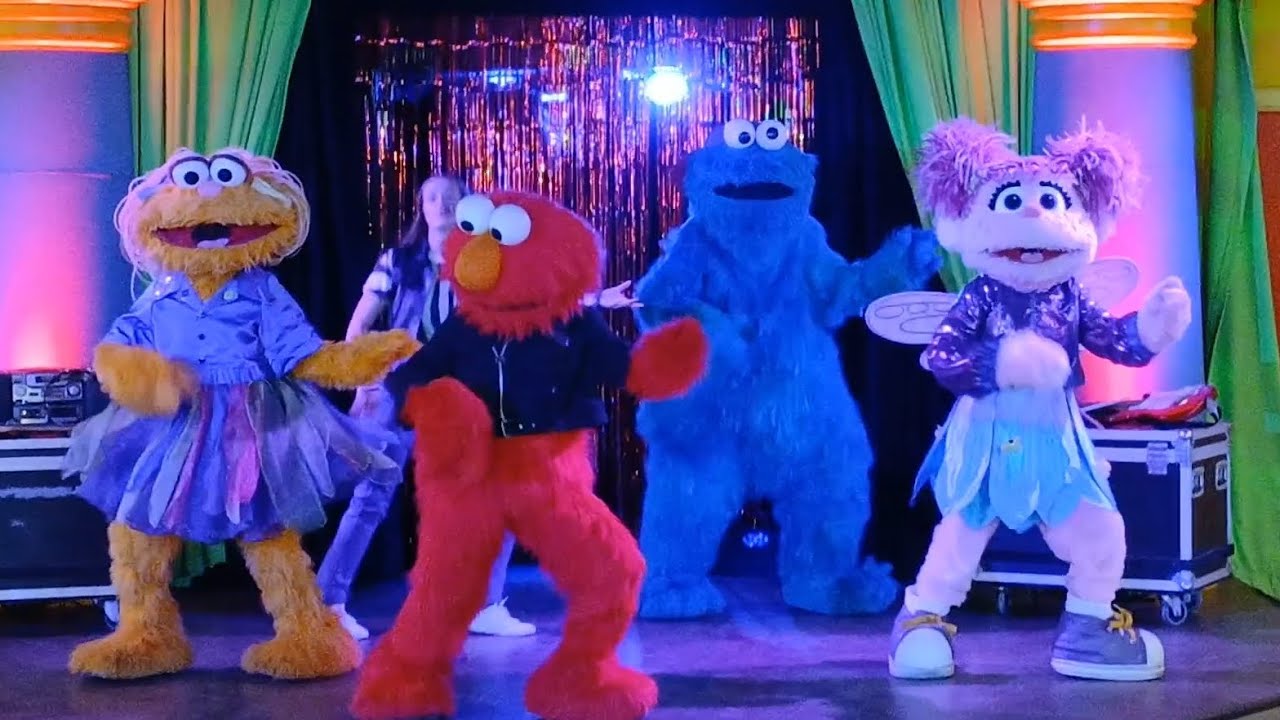 🎸Opening to Elmo's rockin' birthday dine: Elmo's rockin' birthday ...