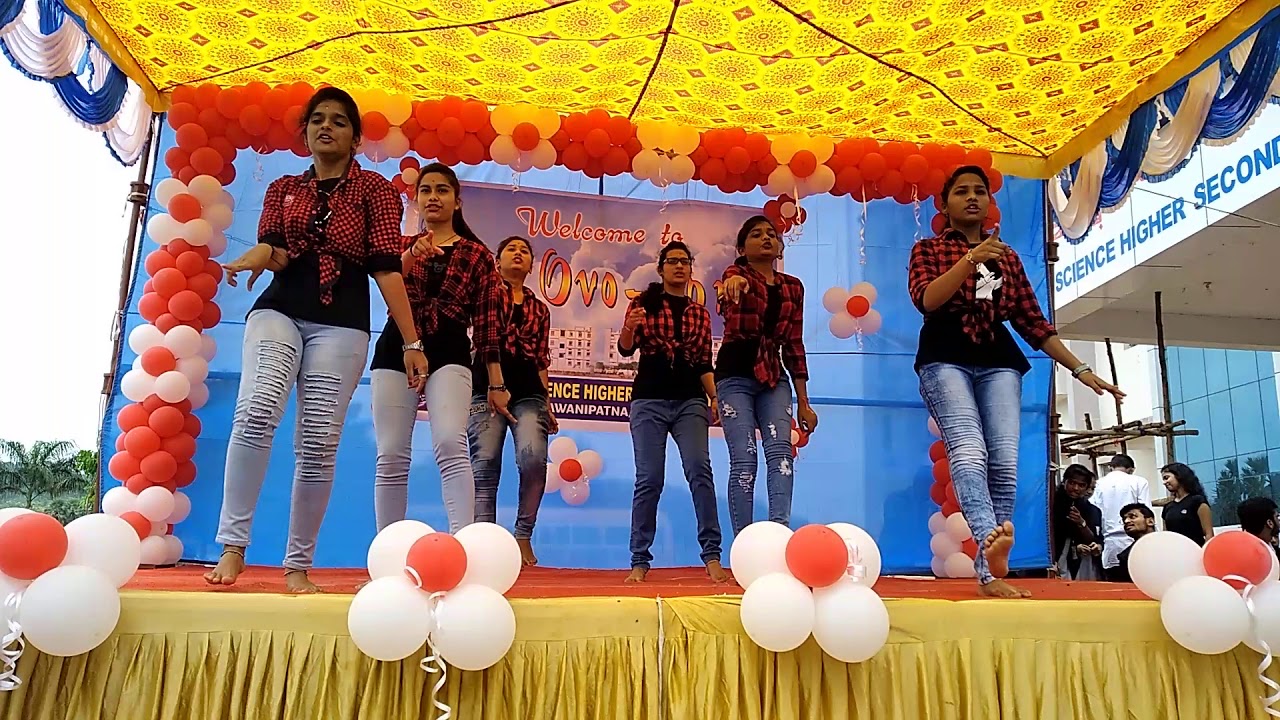 First year girls |Freshers party 2019 - YouTube