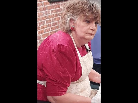 As "Neighbour Anja" in Chicken Tonight commercial - YouTube