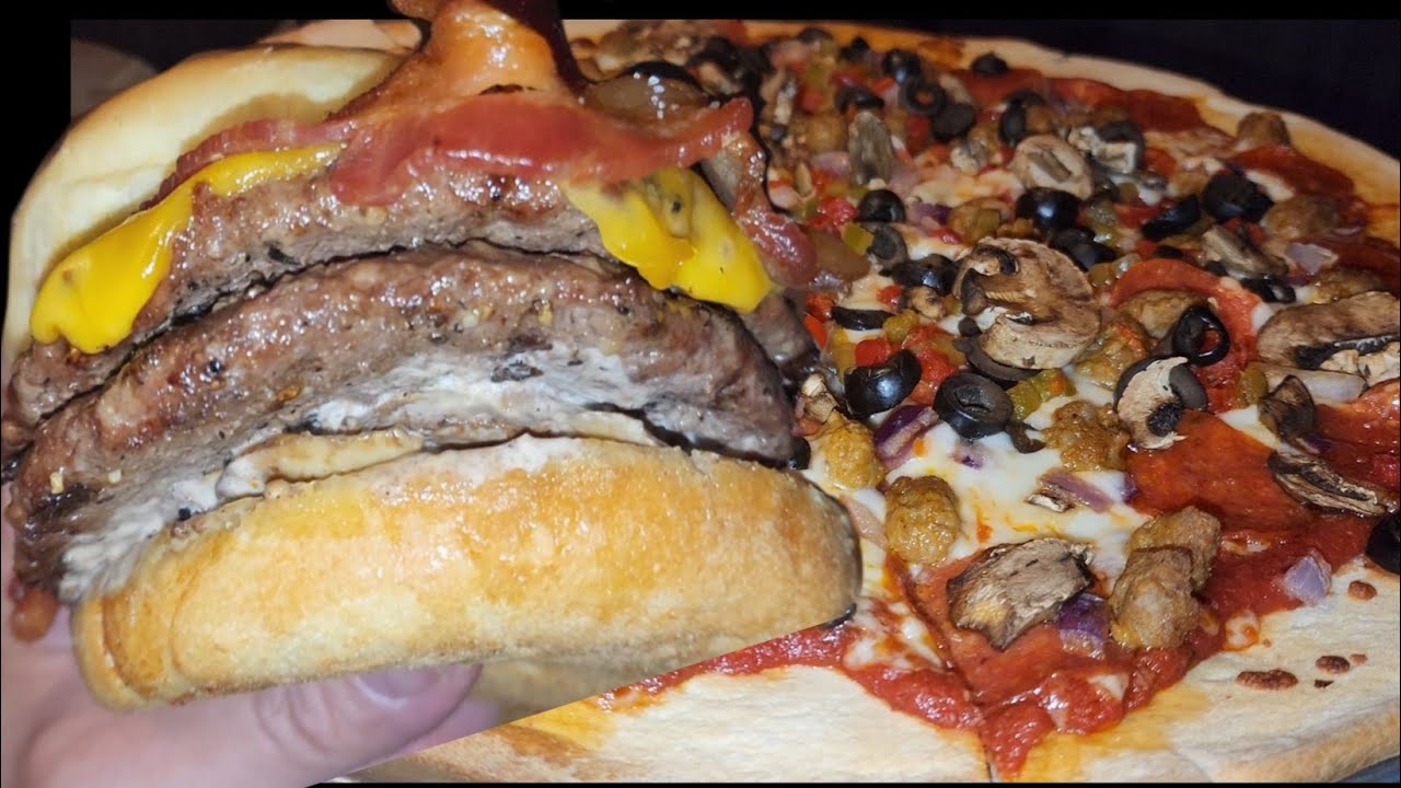 PT's GOLD Las Vegas - Awesome Burgers & Pizza! - YouTube