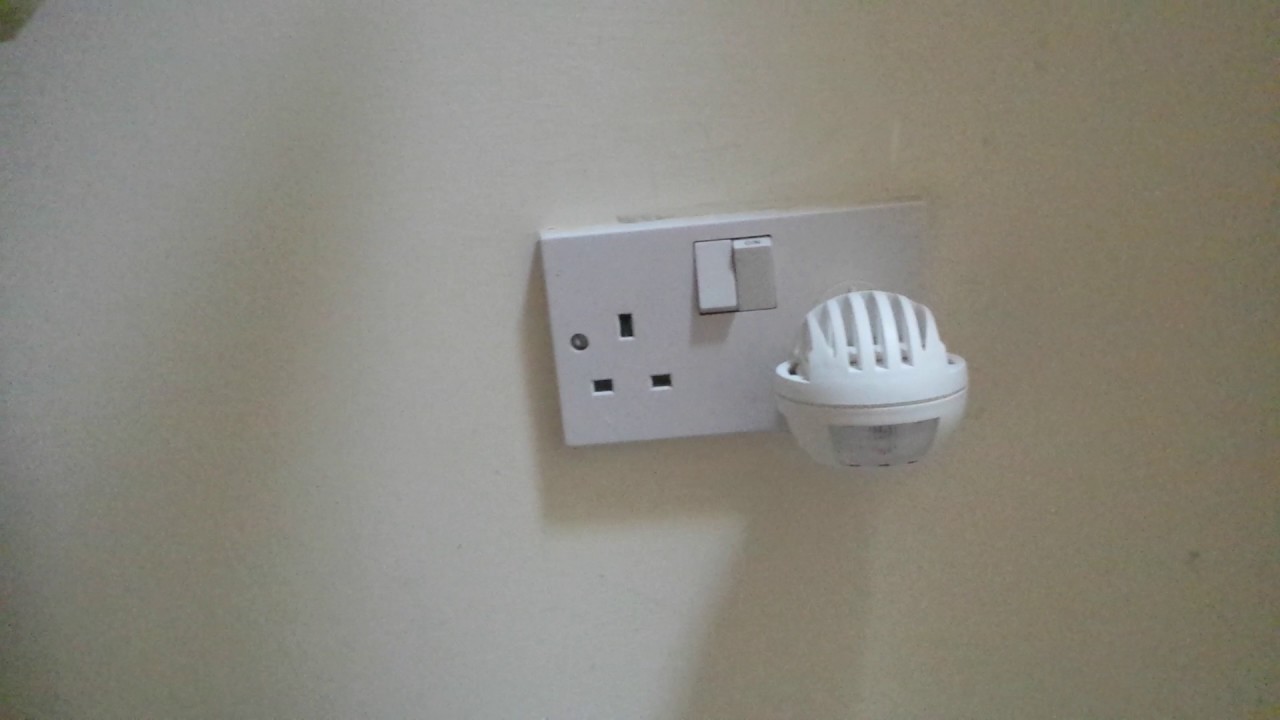 Calpol soothe and care vapour plug review - YouTube