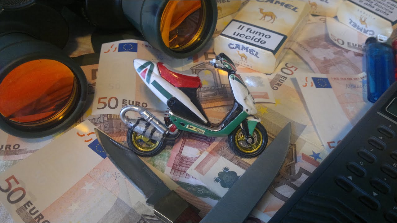 My 2° Malaguti Phantom F12 modellino 1/18 tuning story - YouTube