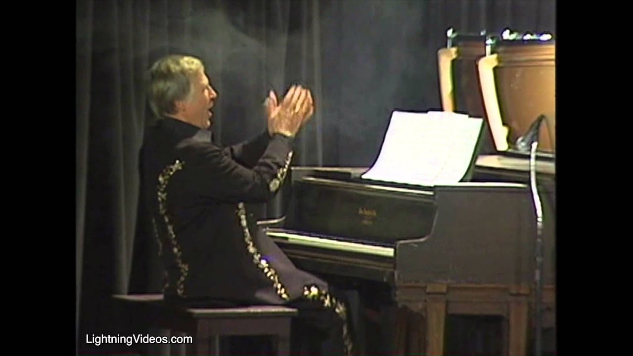 Jan Lewan Piano Medley at his Reunion Concert 2010. - YouTube
