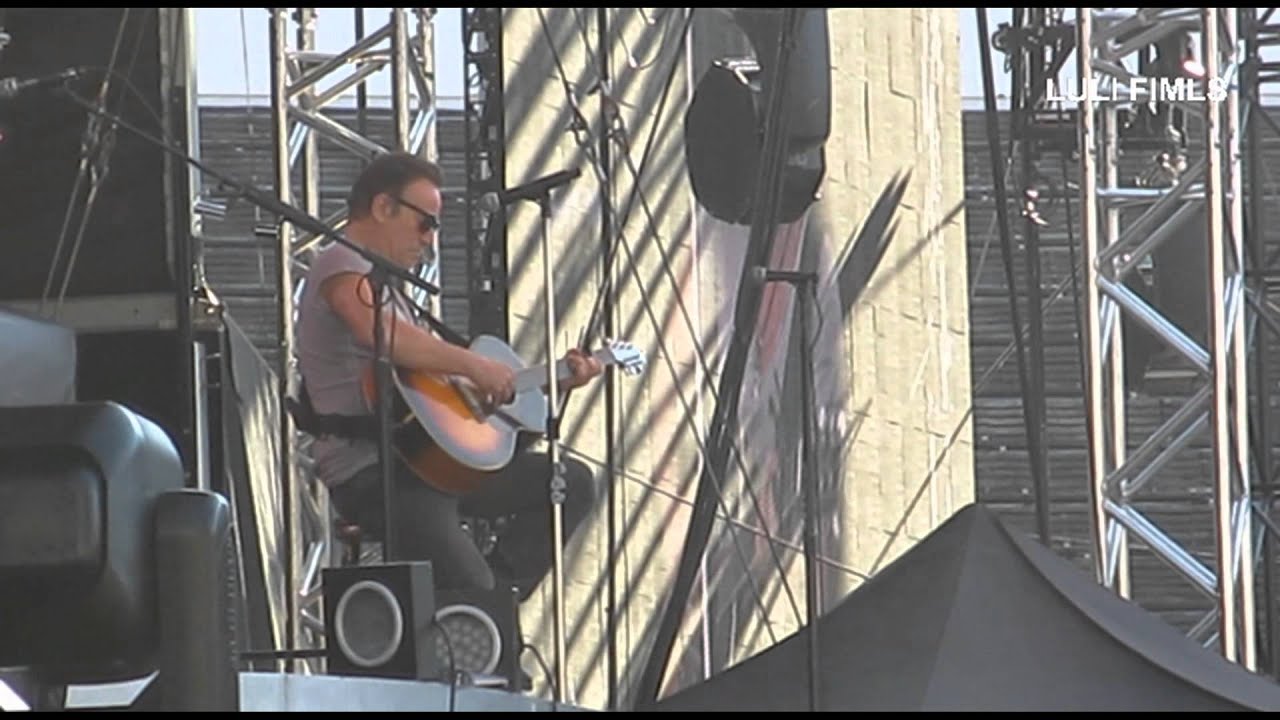 Bruce Springsteen, For You (Acoustic), Helsinki, Jul 31, 2012 - YouTube