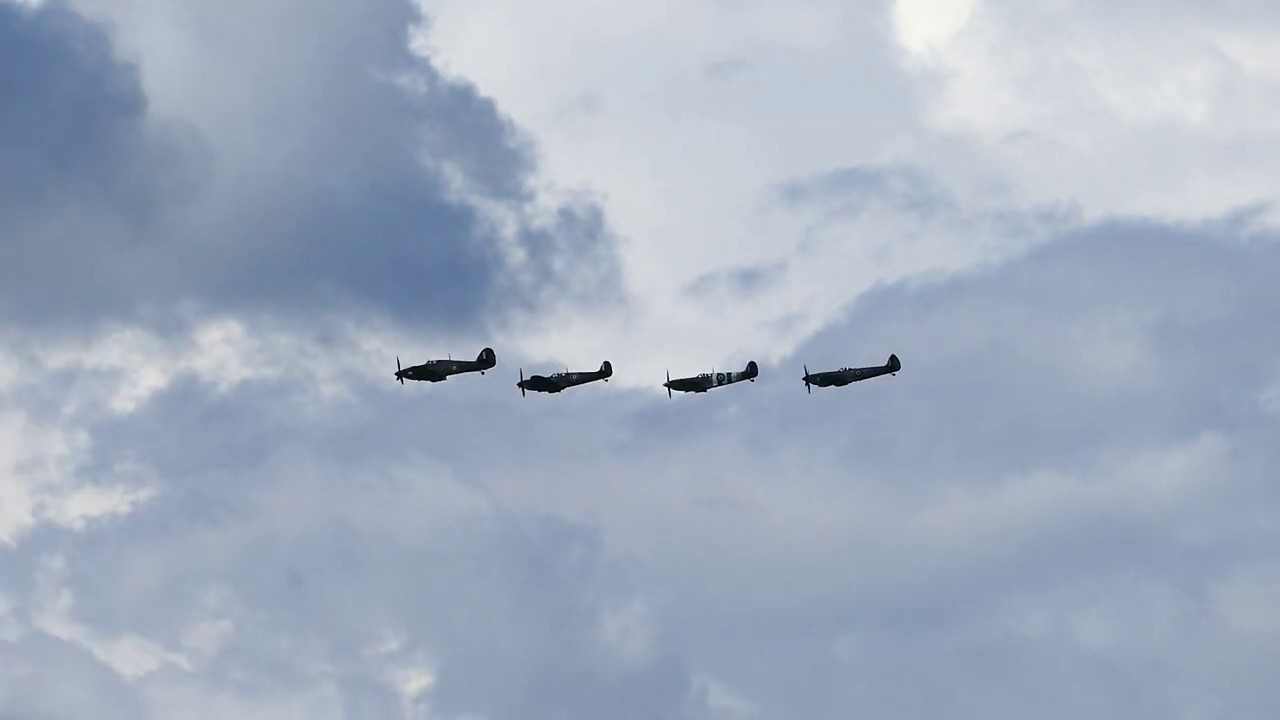 3 spitfires and 1 hurricane low pass. RAF Coningsby 10/07/20 - YouTube