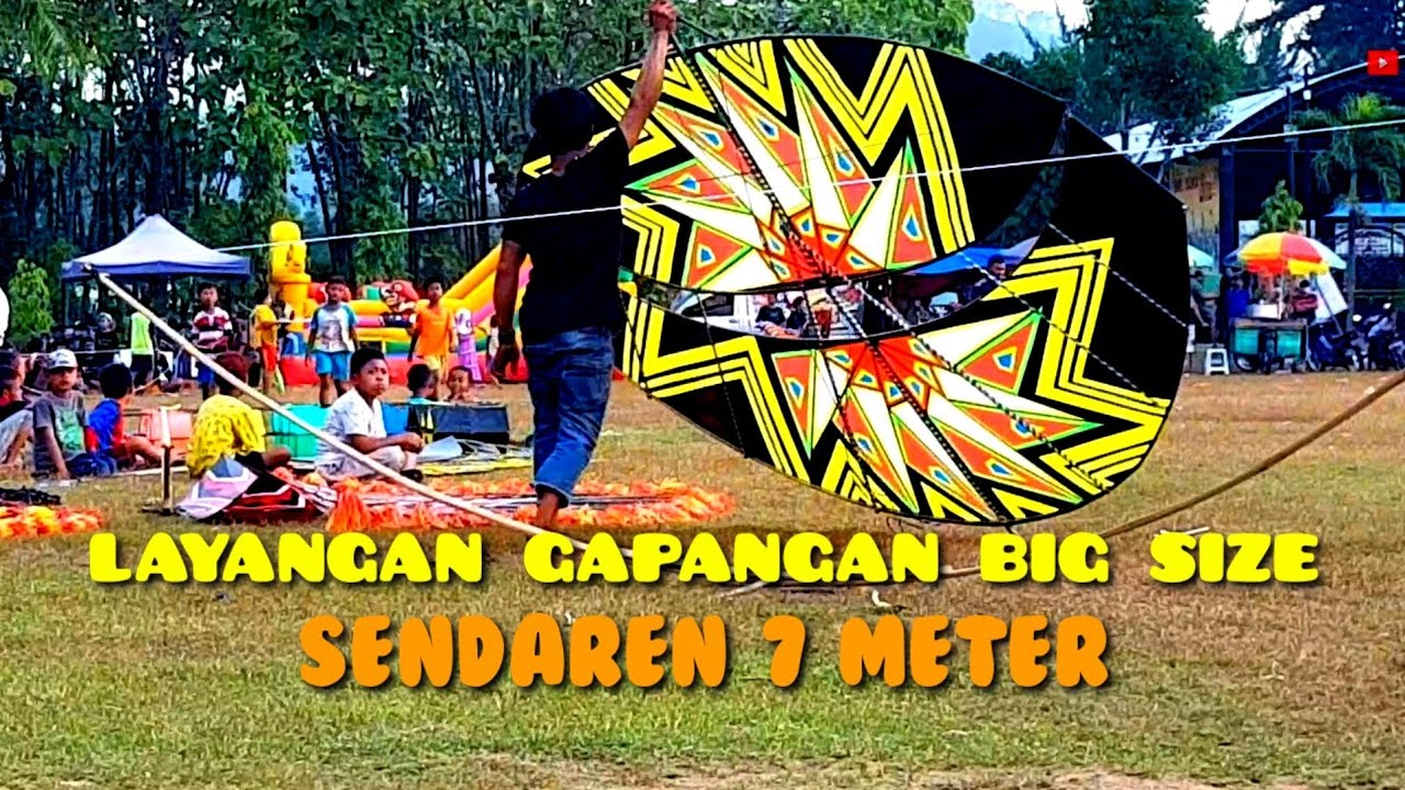 Layangan gapangan sendaren 8 meter menghiasi lomba layangan 2022 ...