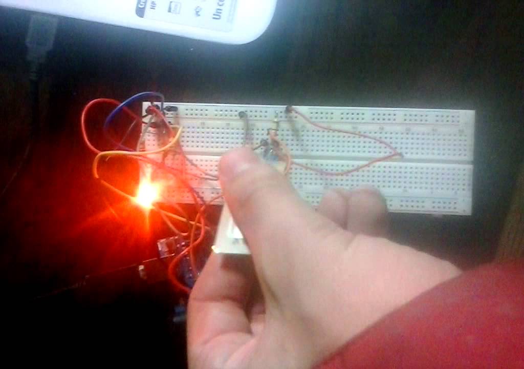 Ejercicio 10 arduino - YouTube