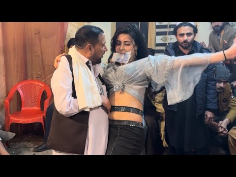 Haseenapathani dance tore starge tor zulfan, singer Raees Bacha