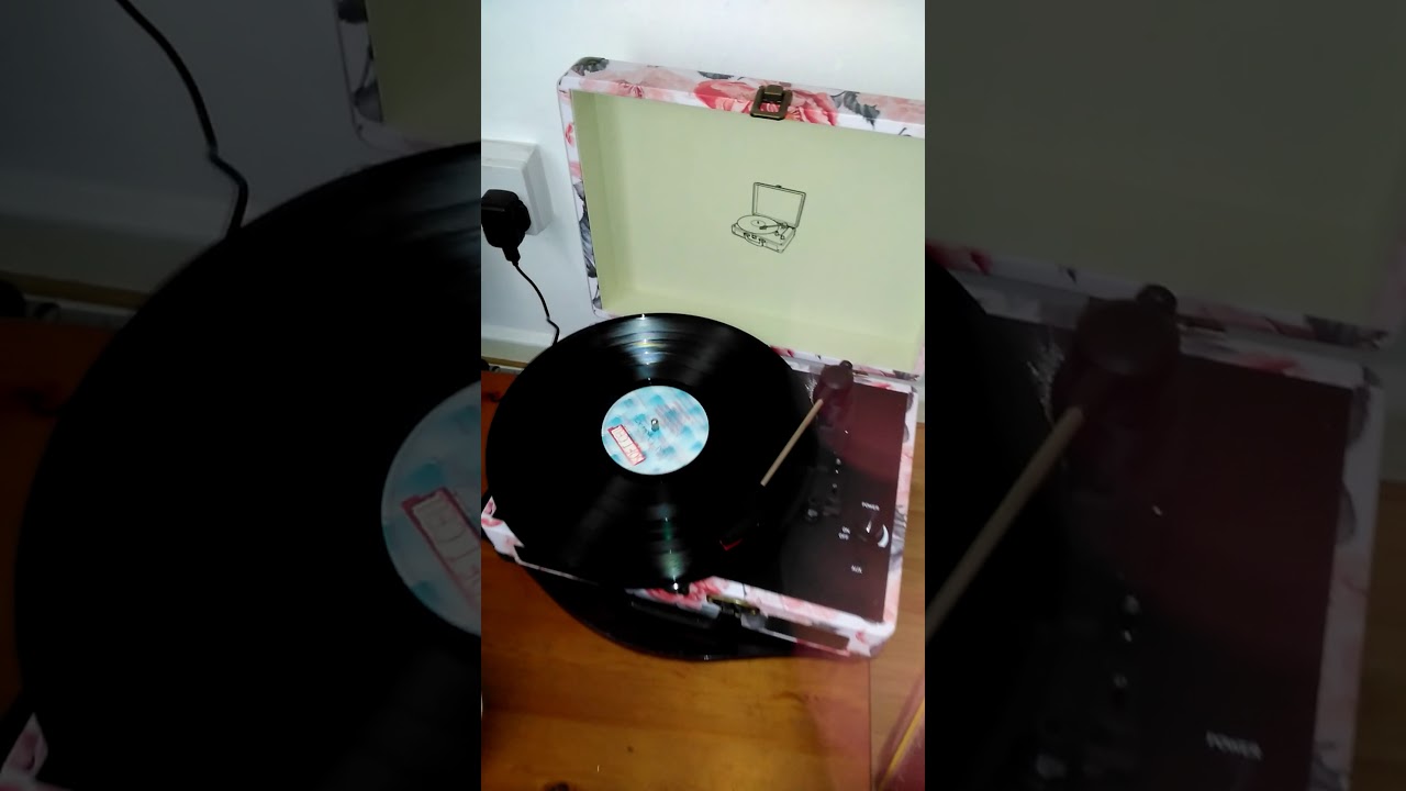 ALDI FLORAL RETRO USB RECORD PLAYER - YouTube