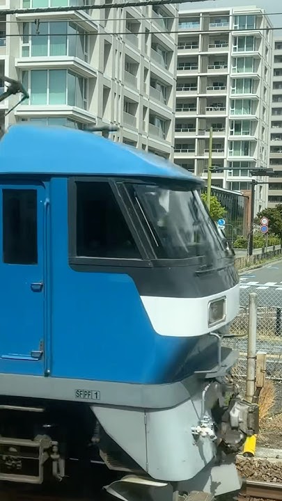 辻堂駅停車中、EF210形148号機＋コキ24両に追い抜かされるシーン - YouTube