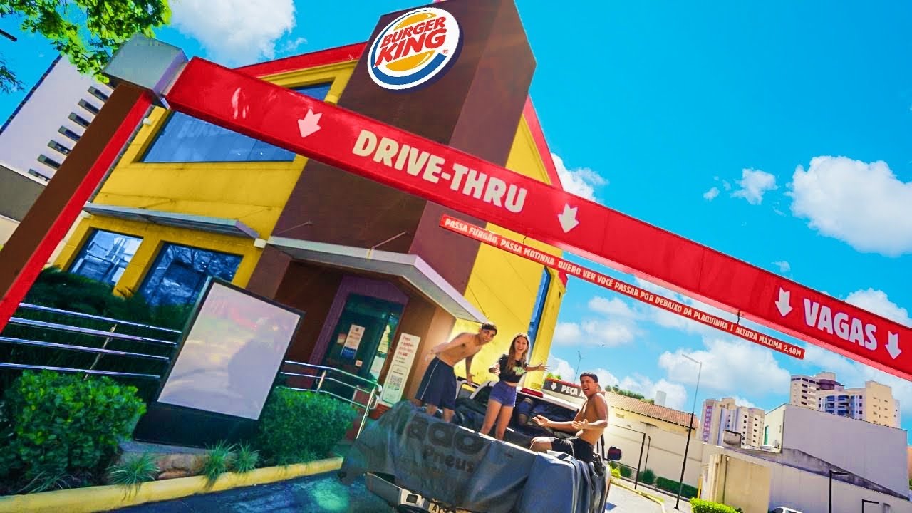 ESSE FOI O JEITO MAIS LOUCO QUE ALGUÉM JÁ FOI NO DRIVE THRU 😱 - YouTube