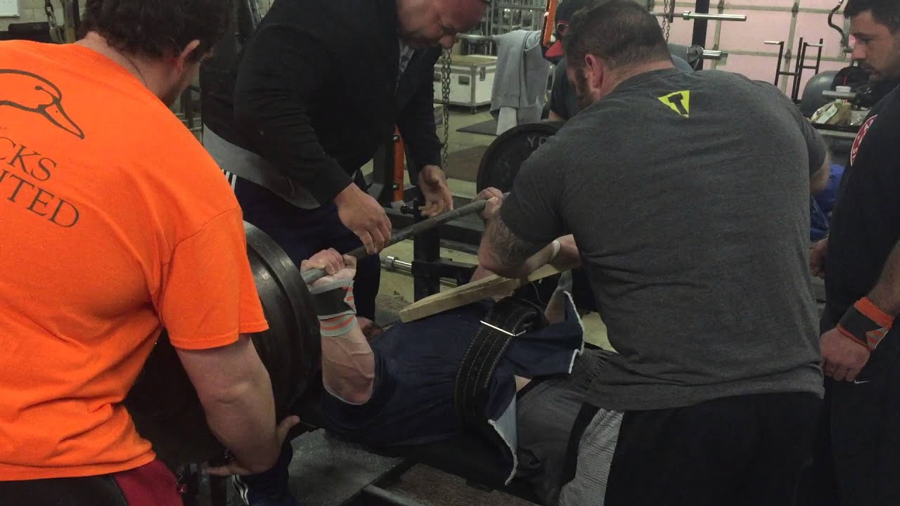 Matt Disbrow - 705 bench press to a 1 board - YouTube