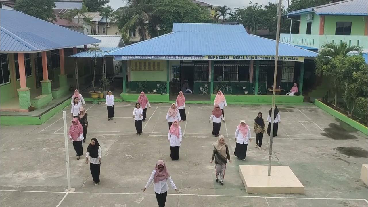 latihan tarian pelajar Pancasila dan tari kreasi guru SMPN 1 Meral (2) - YouTube